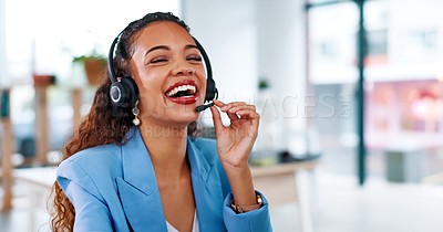 Business woman, face and laughing in call center for funny joke, meme ...