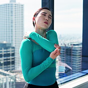 Dance, shoulder pain and injury with Japanese woman in studio for ...